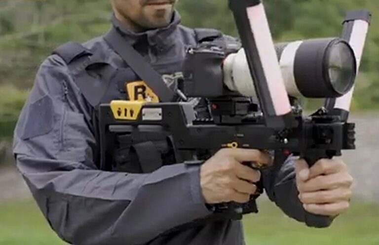 銃のようにカメラを固定して快適に撮影できる！ STOCKCAM！！ – ぽりとぴ