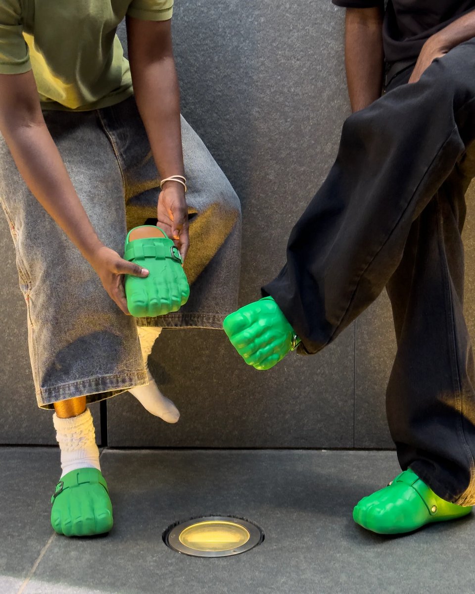 ハルクのような緑色のクロッグ！ 「Foot Clogs」！！ – ぽりとぴ